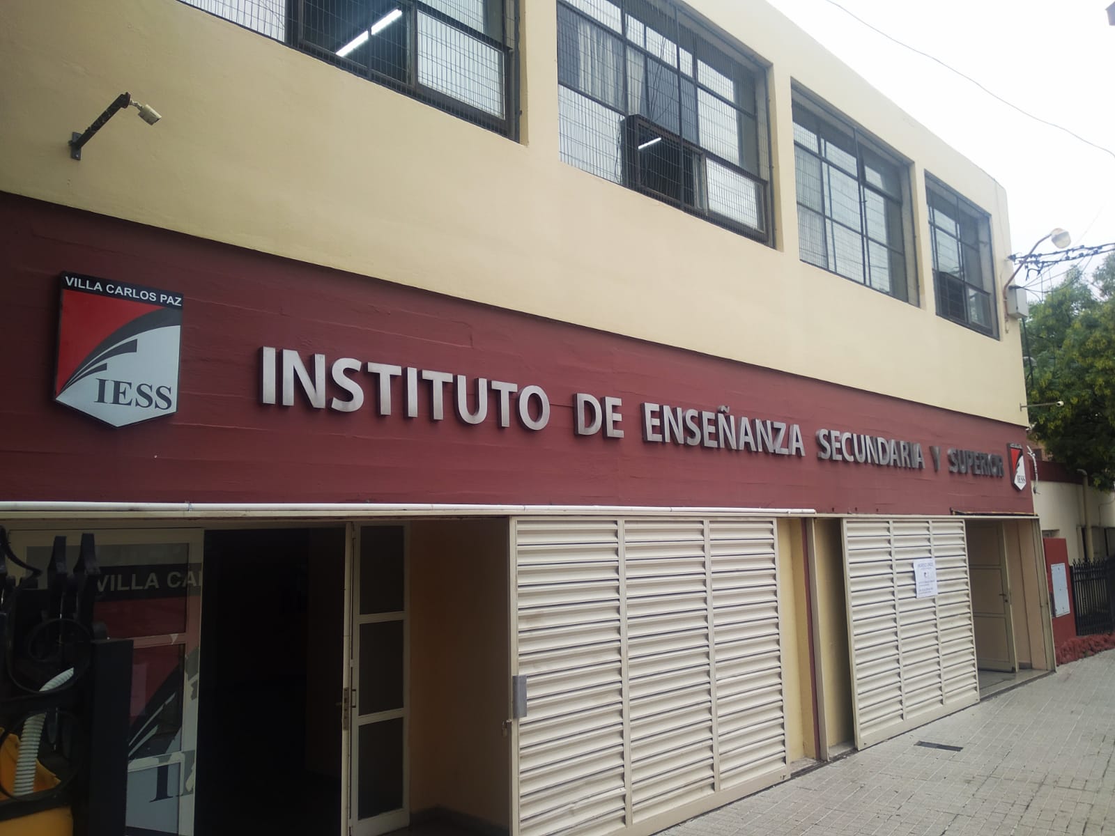 Sentido comunicado del IESS tras el fallecimiento de una alumna - La ...